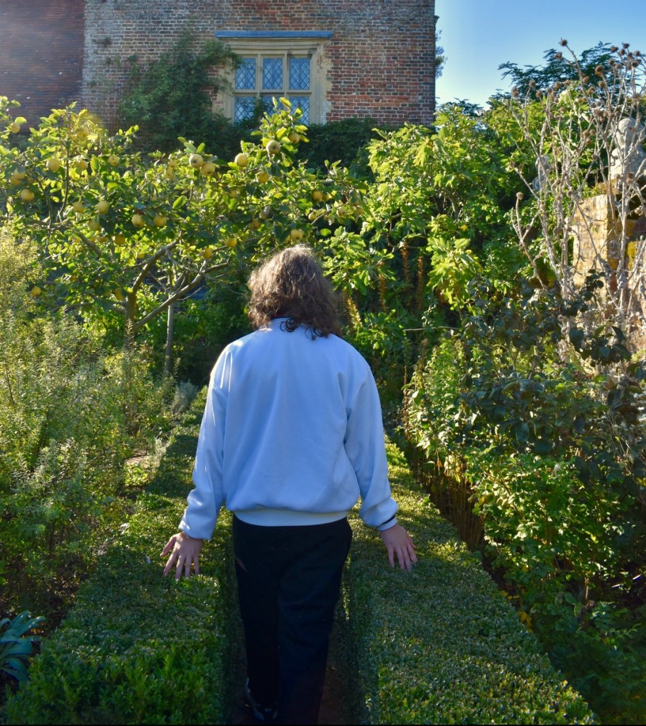 An October Visit to Sissinghurst Castle Garden – Sensational Learning ...