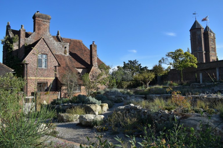 An October Visit to Sissinghurst Castle Garden – Sensational Learning ...